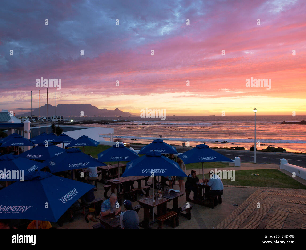 Blue peter restaurant bloubergstrand cape hi-res stock photography and ...