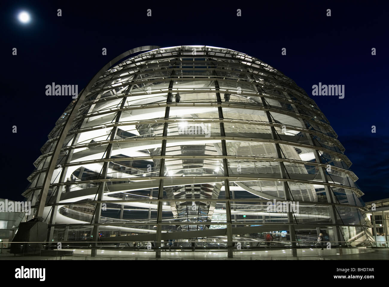 Reichstagskuppel hi-res stock photography and images - Alamy