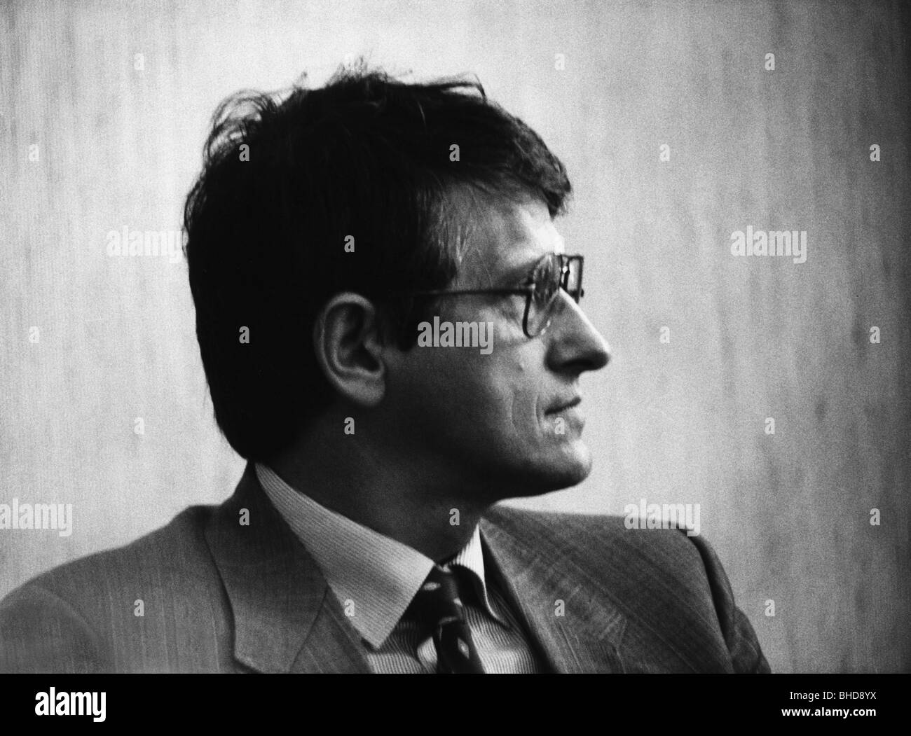 Klitzing, Klaus von, * 28.6.1943, German natural scientist, Nobel Prize ...