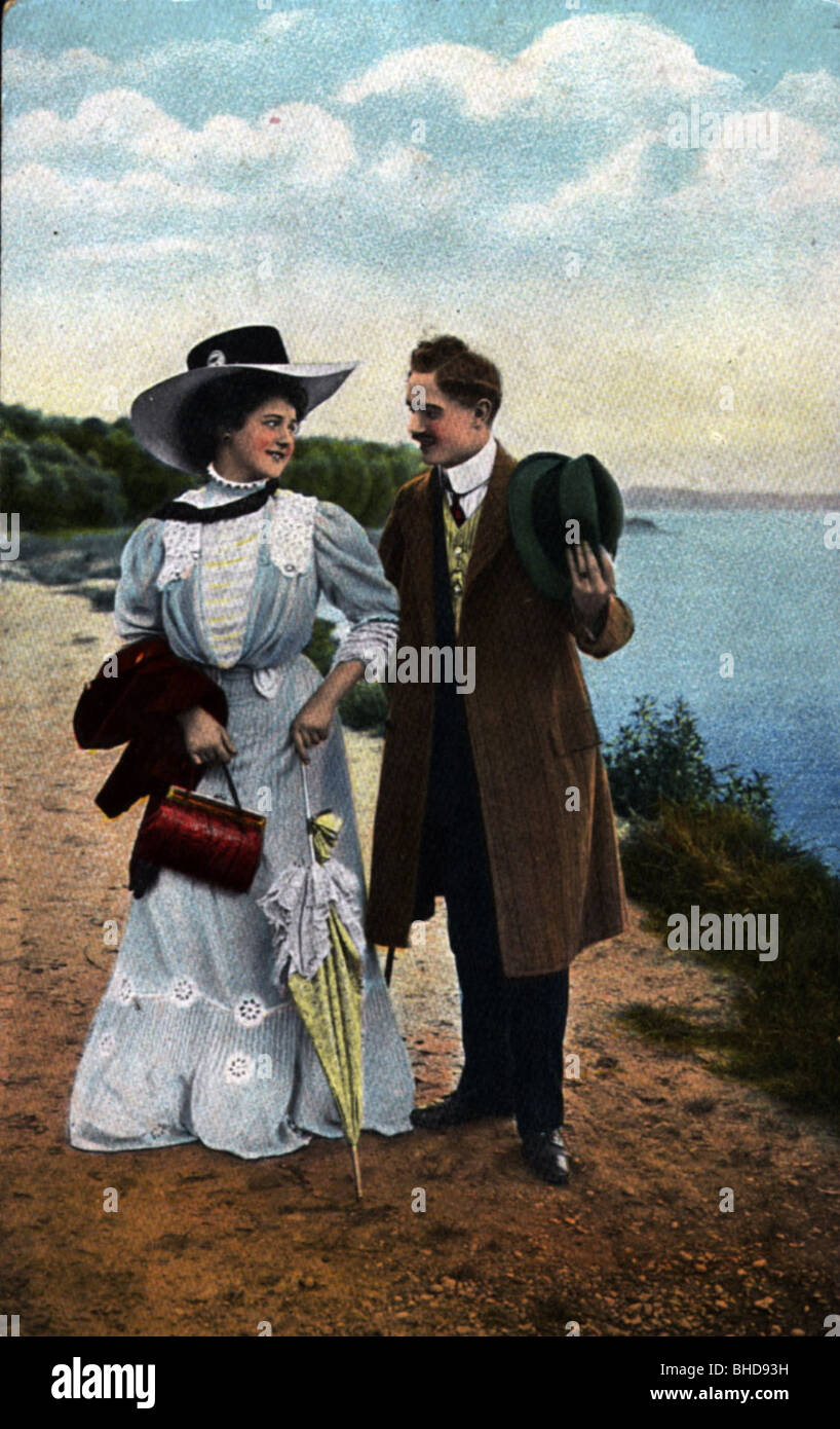 1900s Couple Walking High Resolution Stock Photography and Images - Alamy