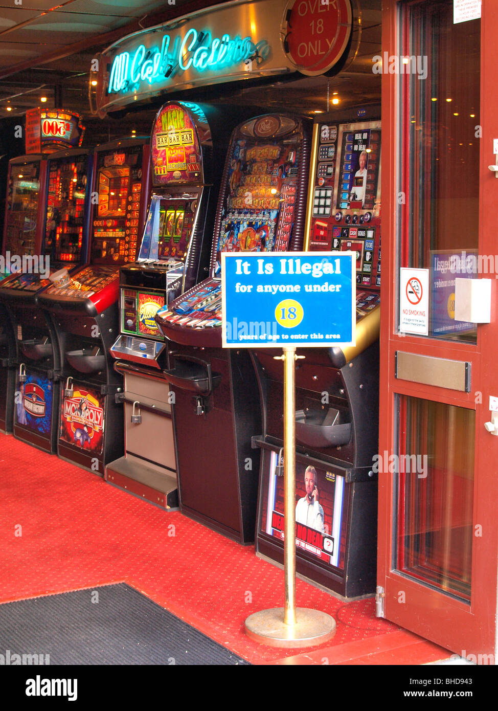 Entrance to an amusement arcade, Newquay, Cornwall Stock Photo - Alamy