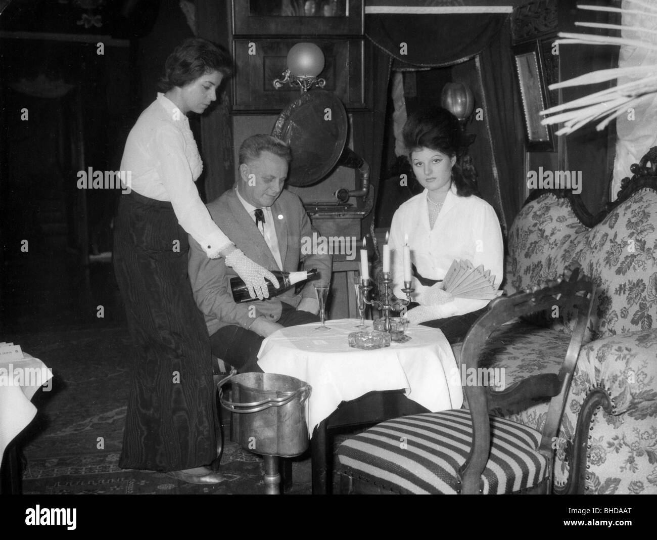 1960s waitress hi-res stock photography and images - Alamy