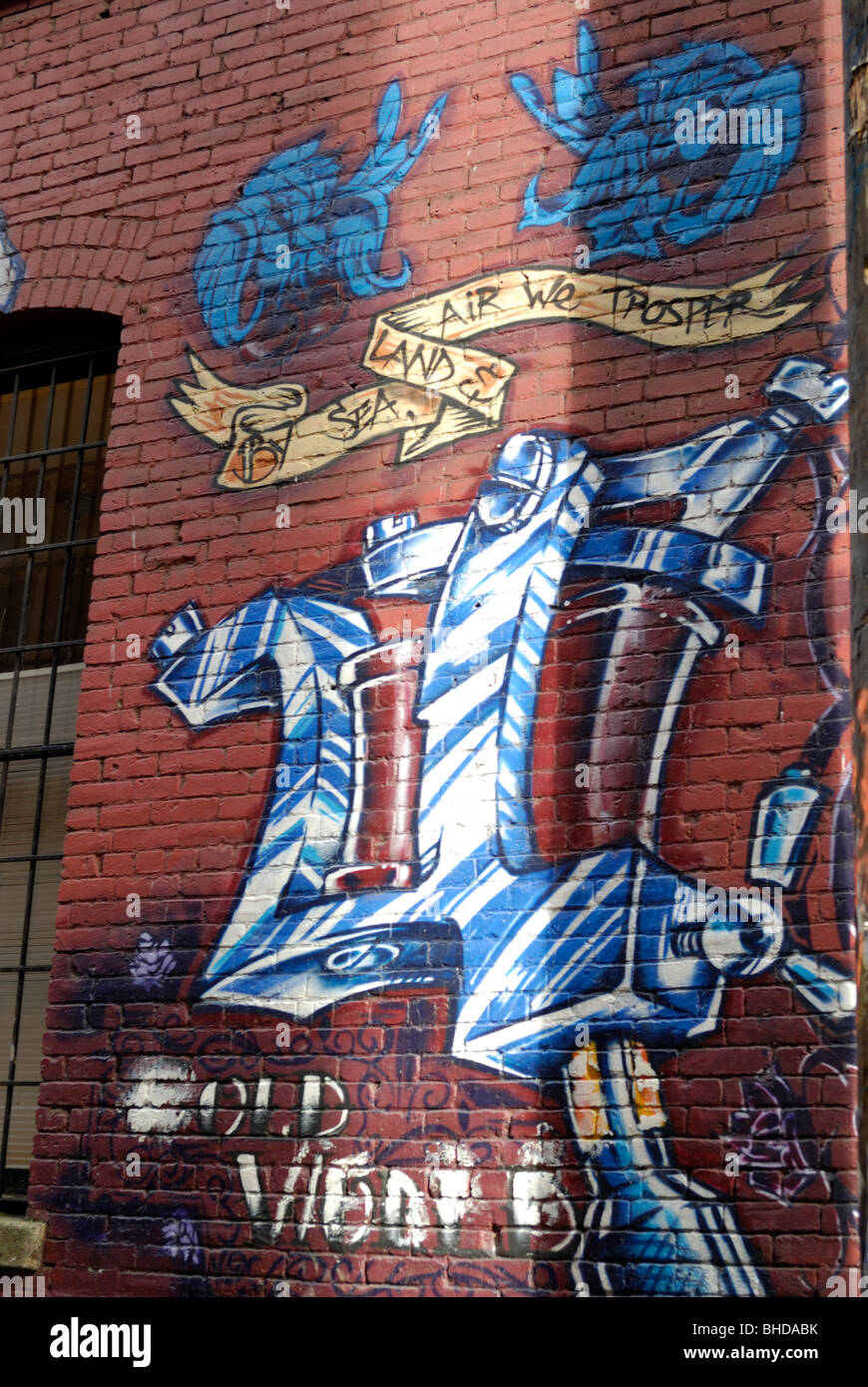 Graffiti covered brick building hi-res stock photography and images - Alamy