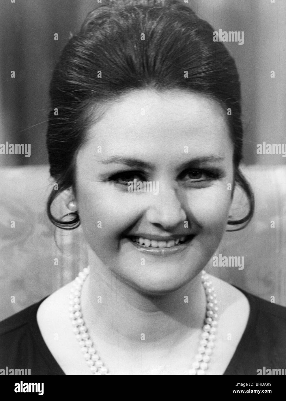 Singer edita hi-res stock photography and images - Alamy