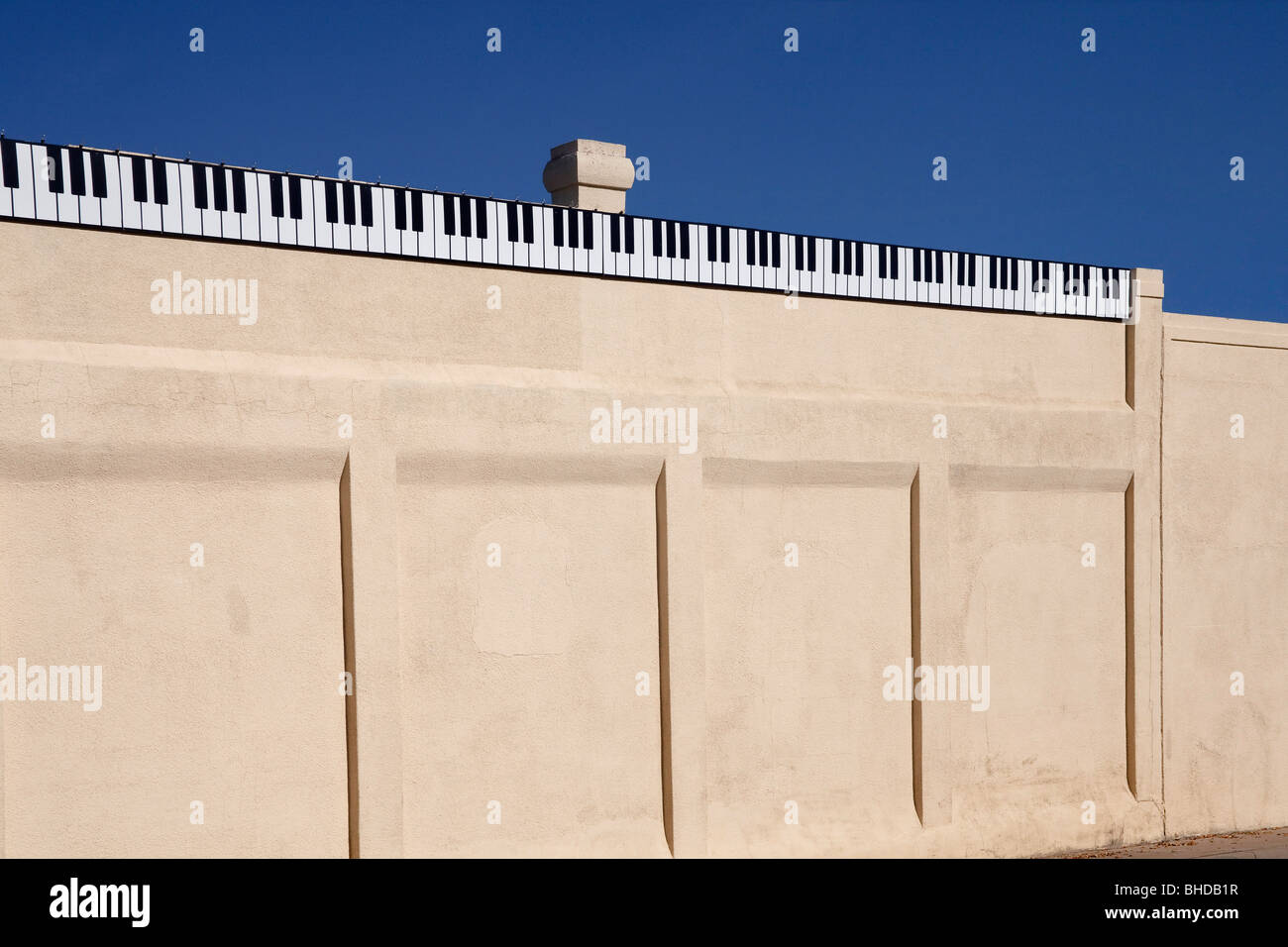 Piano building hi-res stock photography and images - Alamy