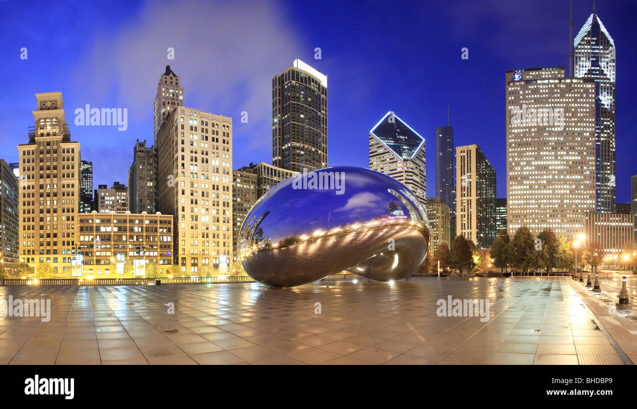 The Cloud Gate sculpture also known as "the bean" in Millennium park ...