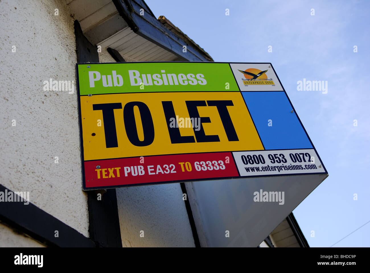 Public House to Let Sign Stock Photo - Alamy