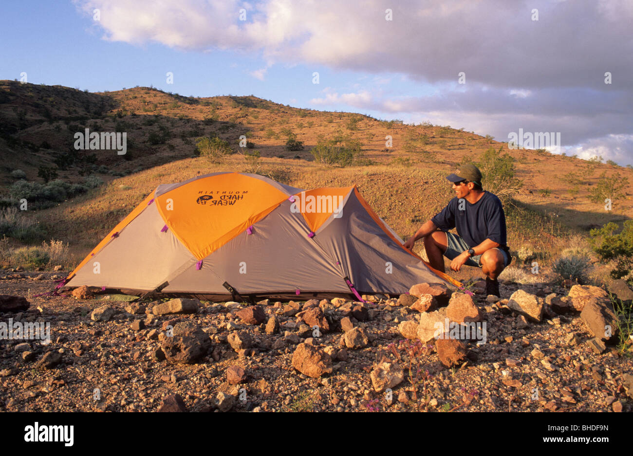 Camping squat hi-res stock photography and images - Alamy