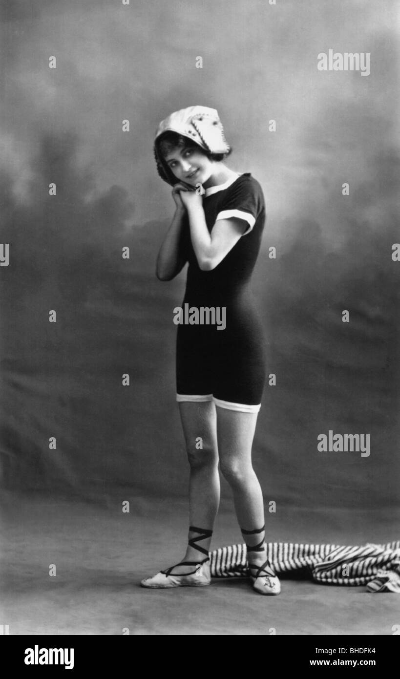 Picture studio shot young Black and White Stock Photos & Images - Alamy
