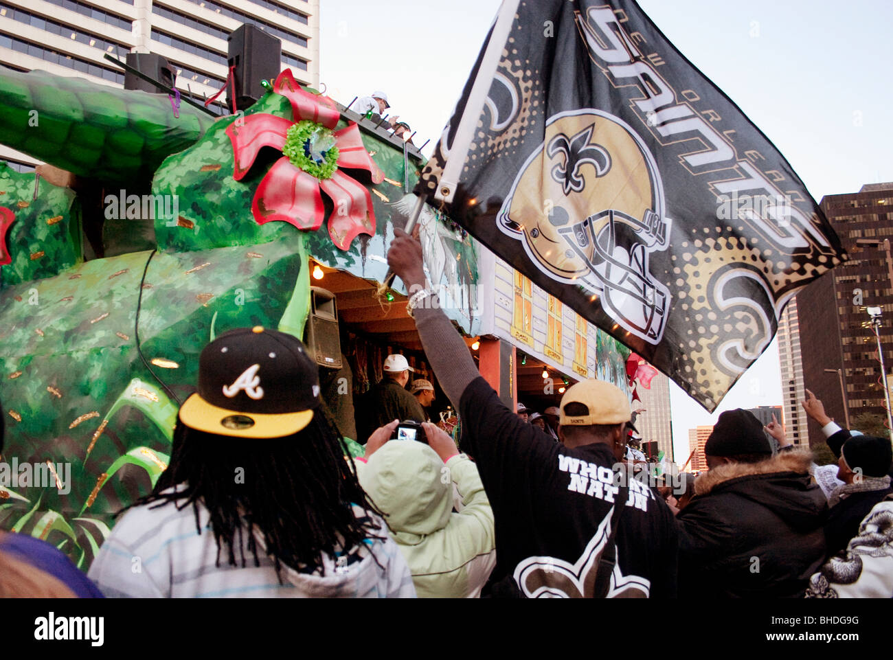 Nfl football fans cheering hi-res stock photography and images - Alamy