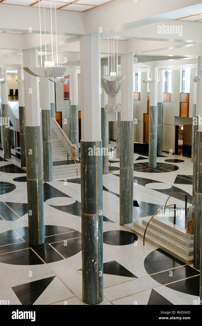 Canberra architectural landmarks hi-res stock photography and images ...