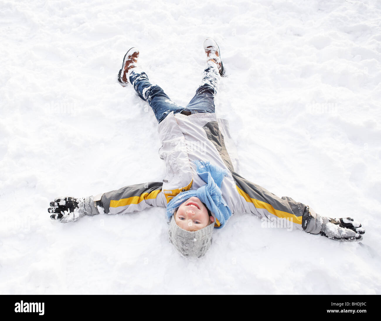 Child laying on ground hi-res stock photography and images - Alamy