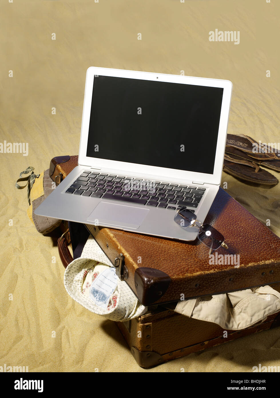 Travelling with a laptop computer Stock Photo - Alamy