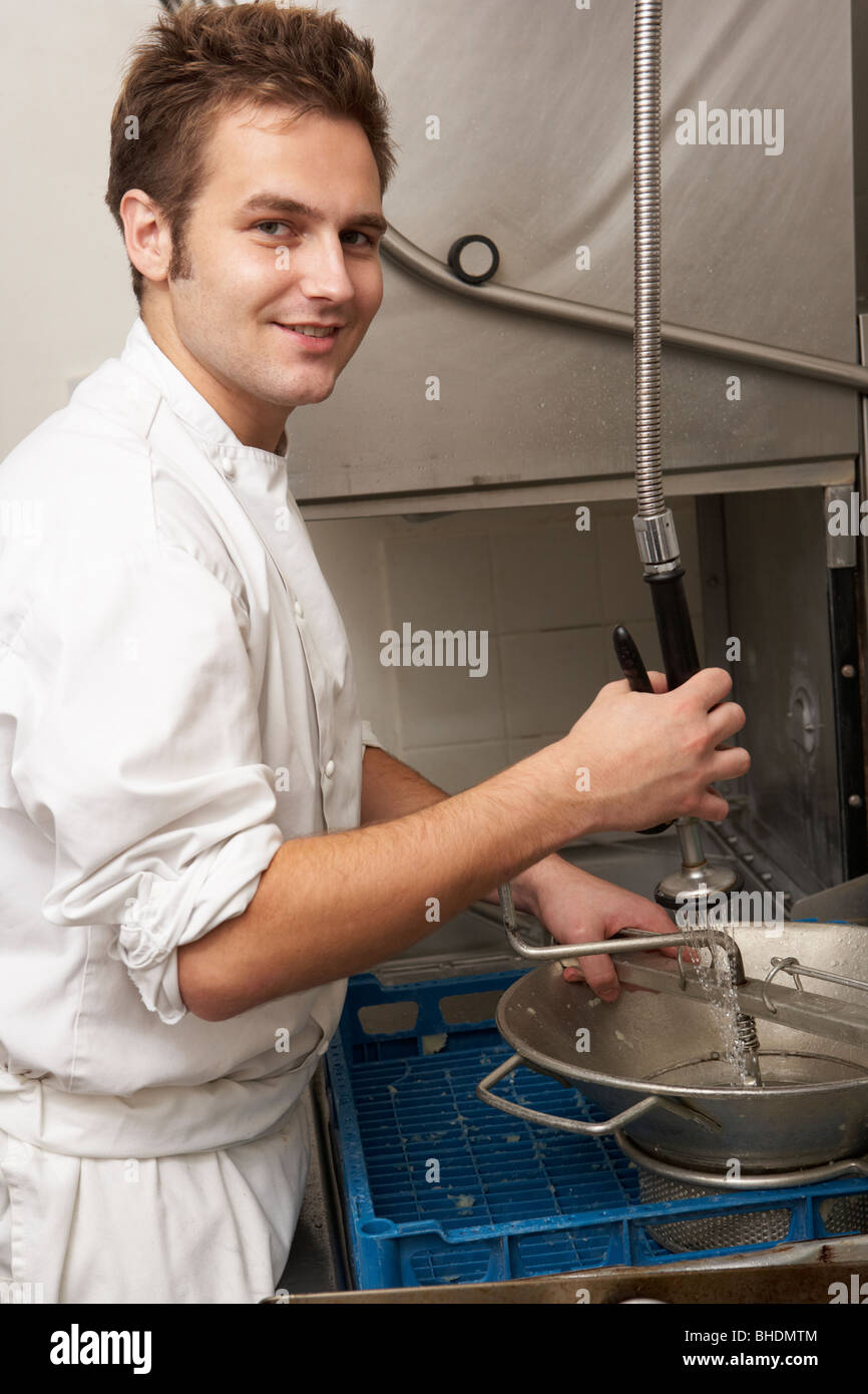 Kitchen worker hi-res stock photography and images - Alamy