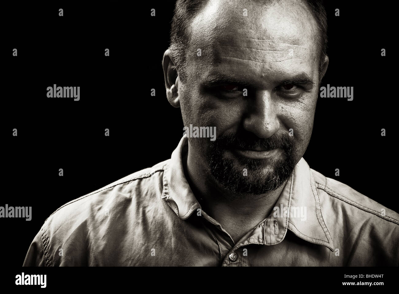 Low key portrait sinister man hi-res stock photography and images - Alamy
