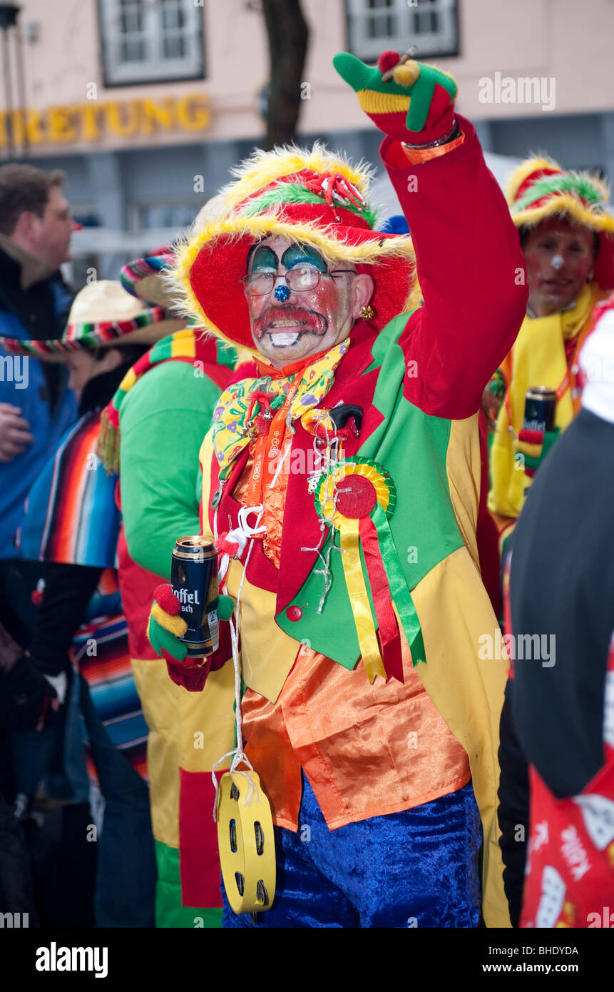 Man dressed up as Clown - Weiberfastnacht in Cologne Stock Photo - Alamy