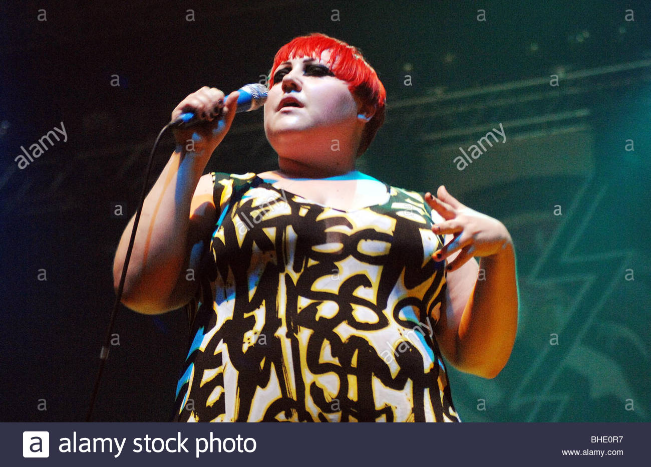 Gossip Singer High Resolution Stock Photography and Images - Alamy