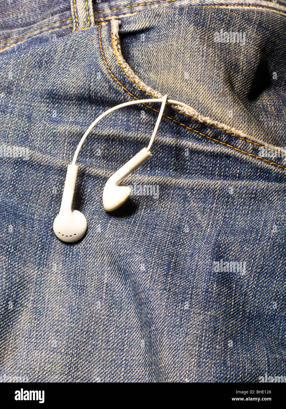 Ipod earphones hi-res stock photography and images - Alamy