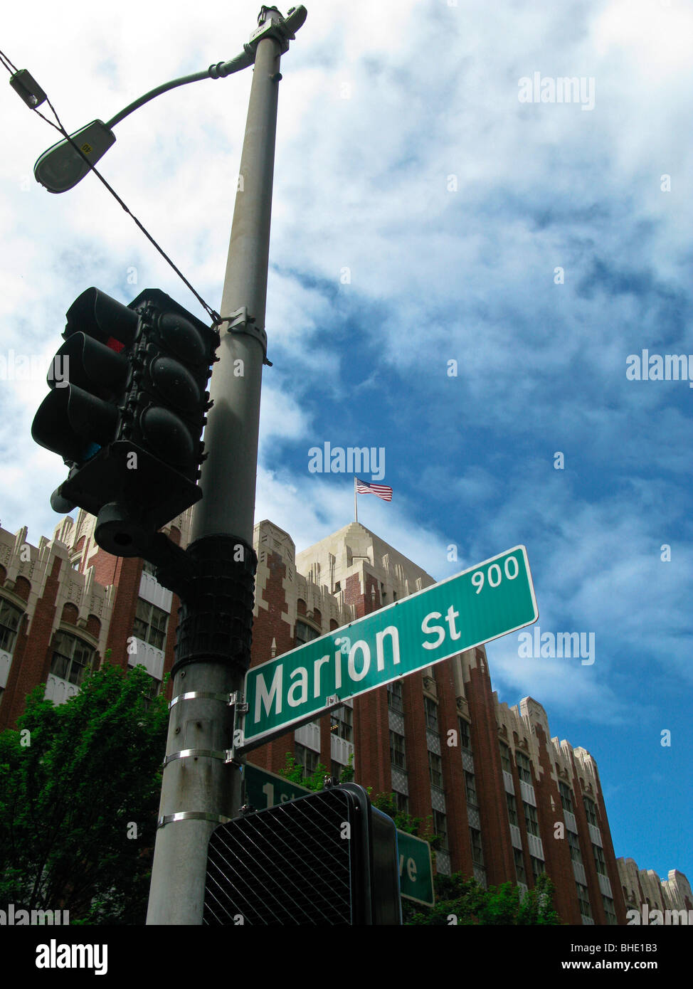 Seattle road signs hi-res stock photography and images - Alamy