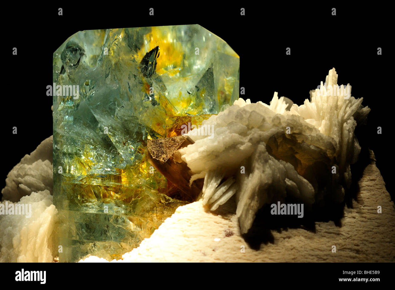 Raw albite hi-res stock photography and images - Alamy