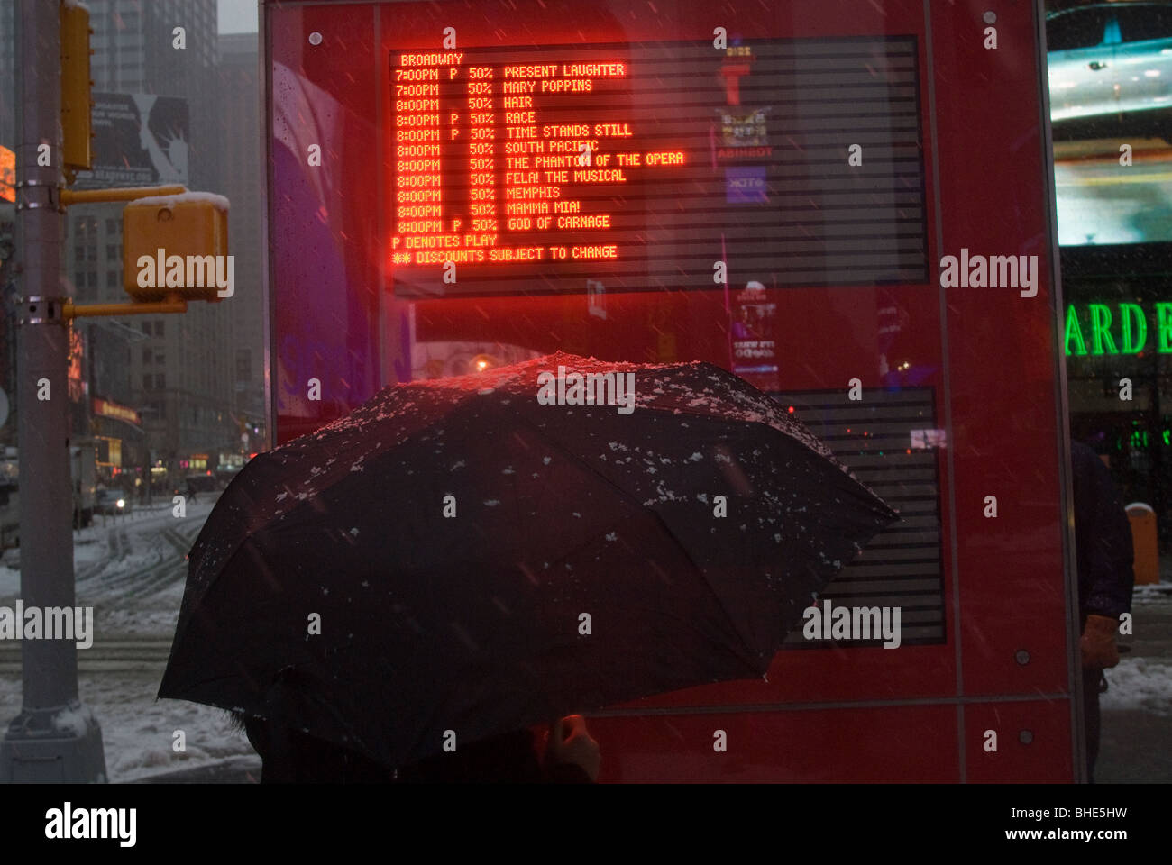 Tkts times square broadway new york city hi-res stock photography and ...