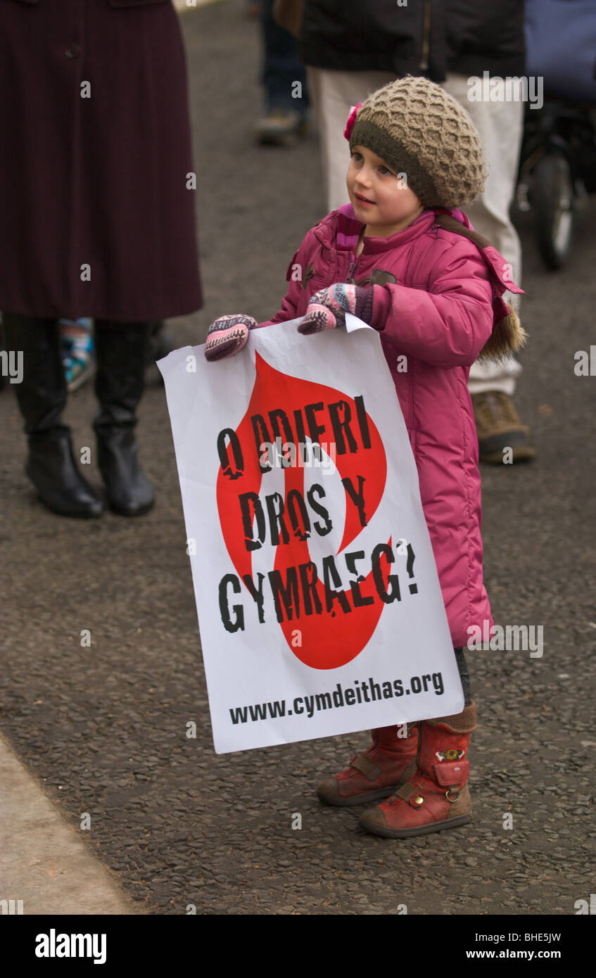 Cymdeithas yr iaith gymraeg hi-res stock photography and images - Alamy