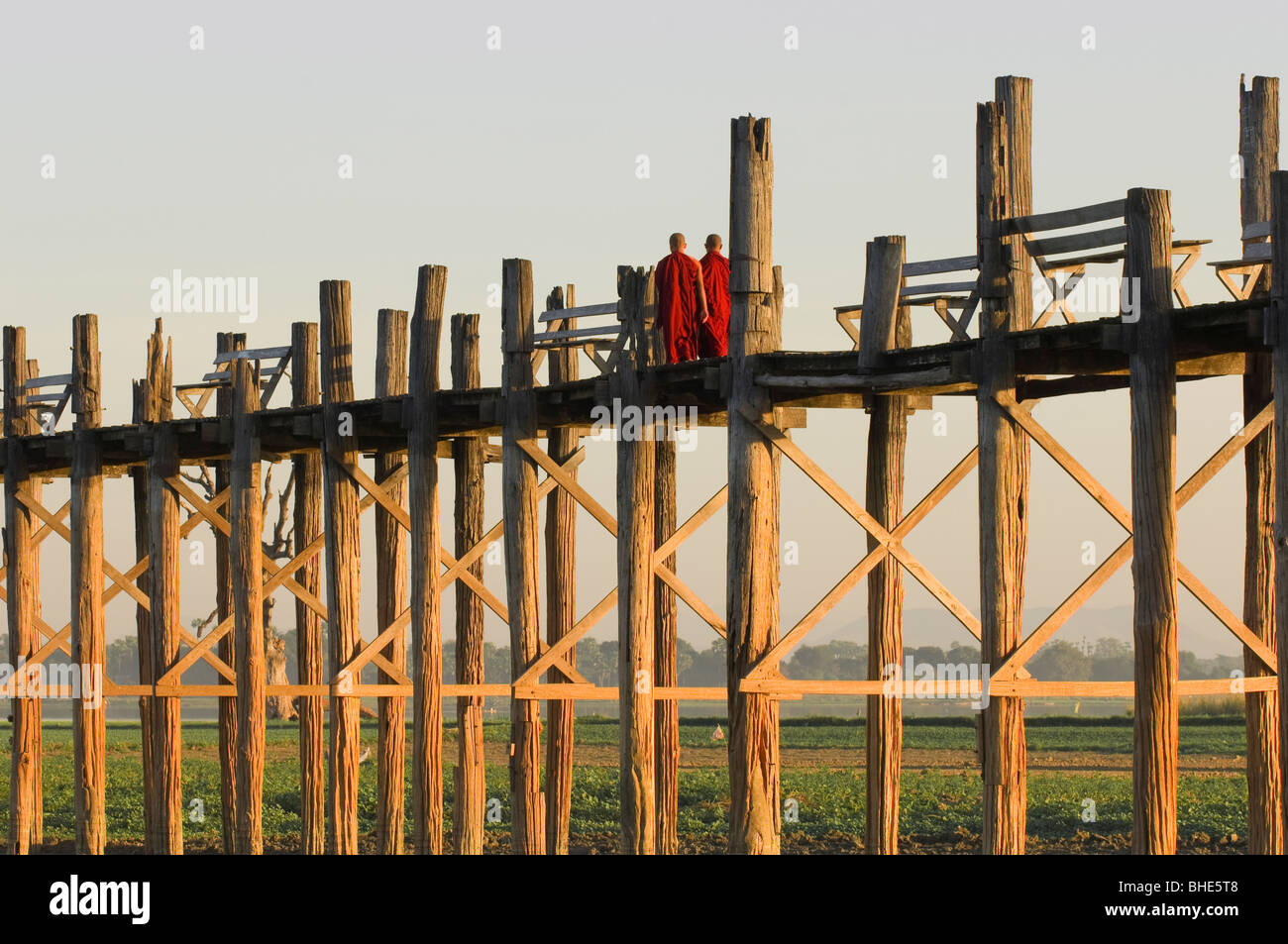 Myanmar bridges hi-res stock photography and images - Alamy