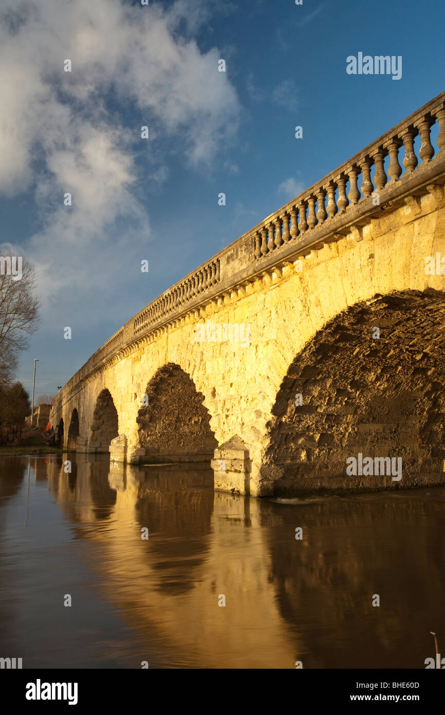 Swinford Toll Bridge on the River Thames in Oxfordshire, Uk Stock Photo ...