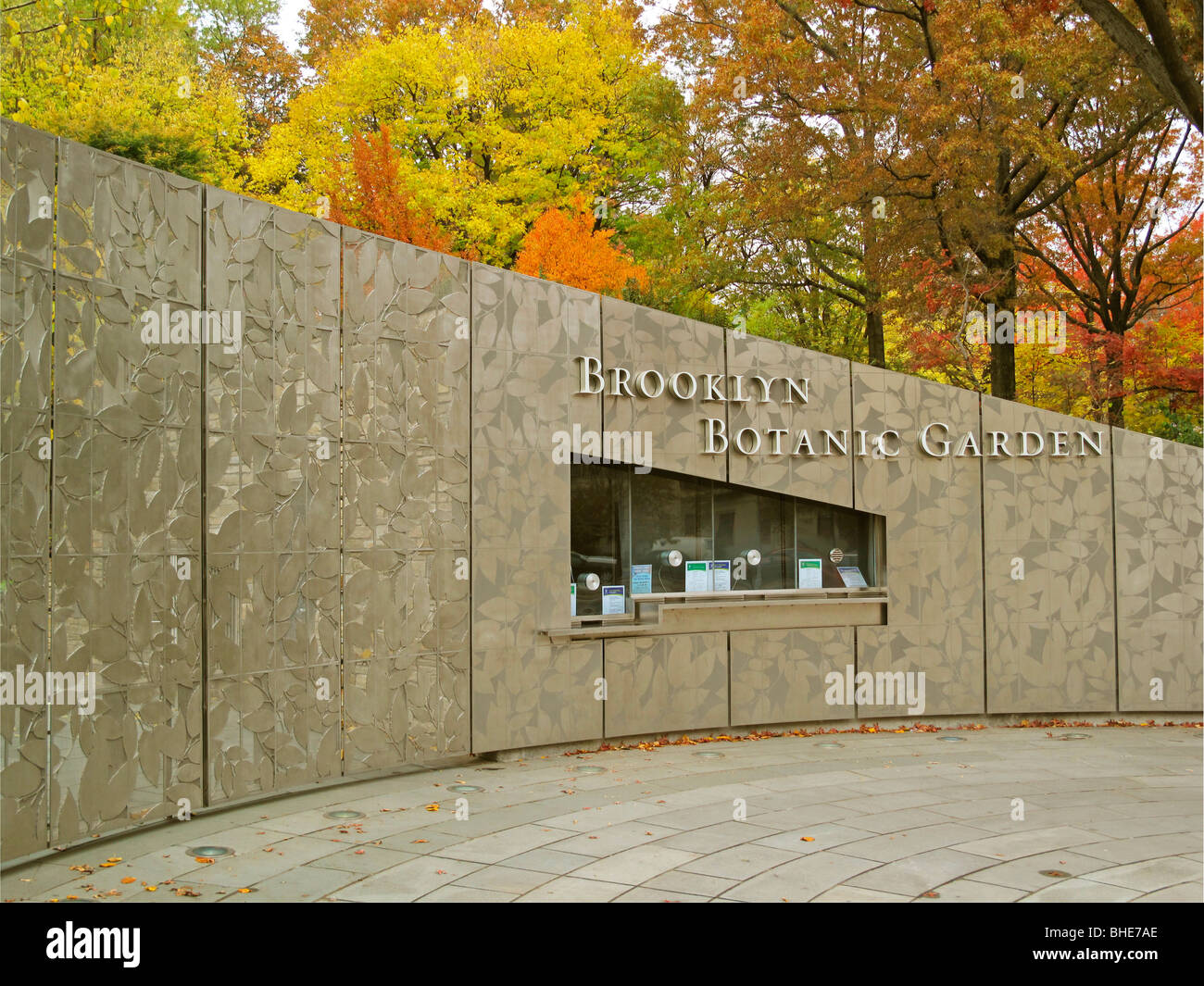 Brooklyn Botanic Garden entrance window Stock Photo - Alamy