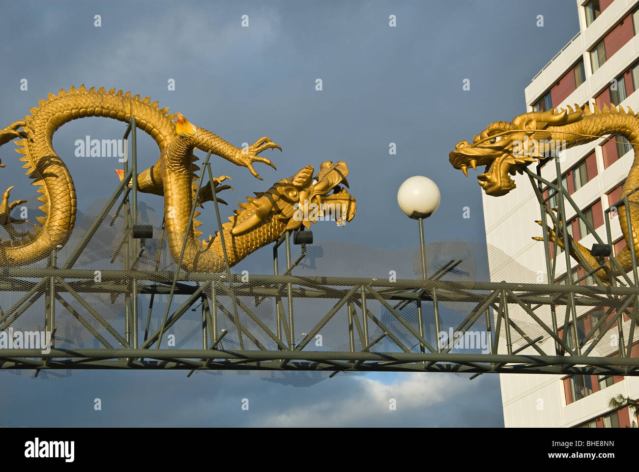 Twin dragon gateway hi-res stock photography and images - Alamy