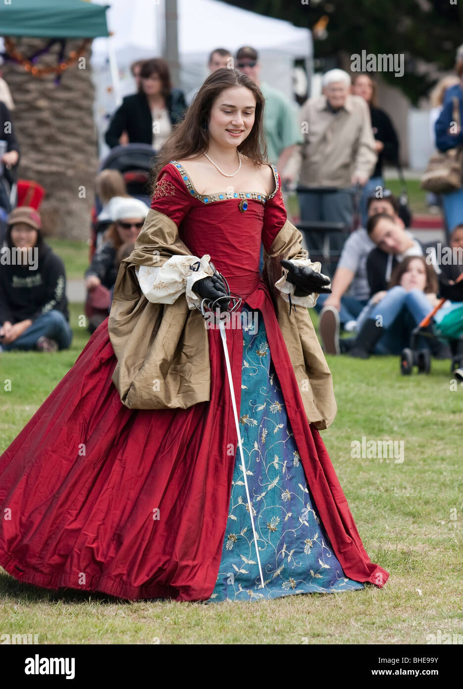 Old fashioned period dress hi-res stock photography and images - Alamy