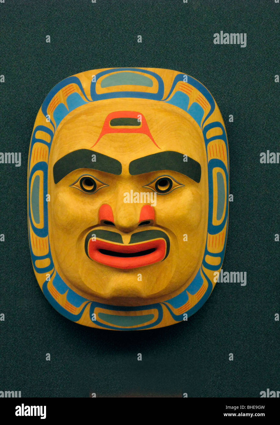 Eskimo inuit mask hi-res stock photography and images - Alamy