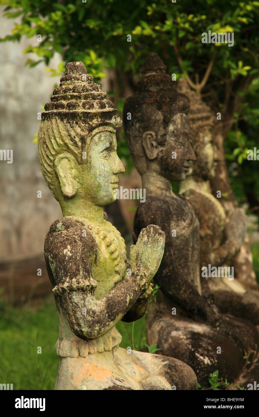 Shaman statue hi-res stock photography and images - Alamy