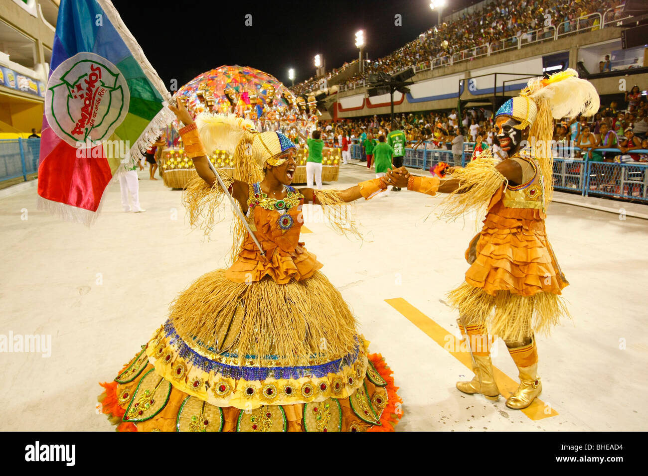 Samba School show in Sambodromo at the start of the Carnival 2010, Rio ...
