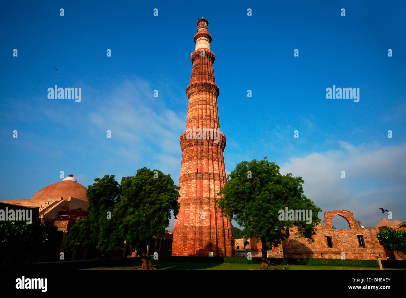 Qutub minar tallest brick hi-res stock photography and images - Alamy