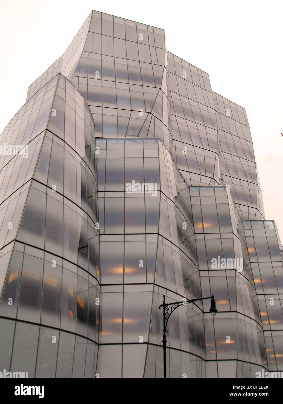 IAC building Frank Gehry Stock Photo - Alamy