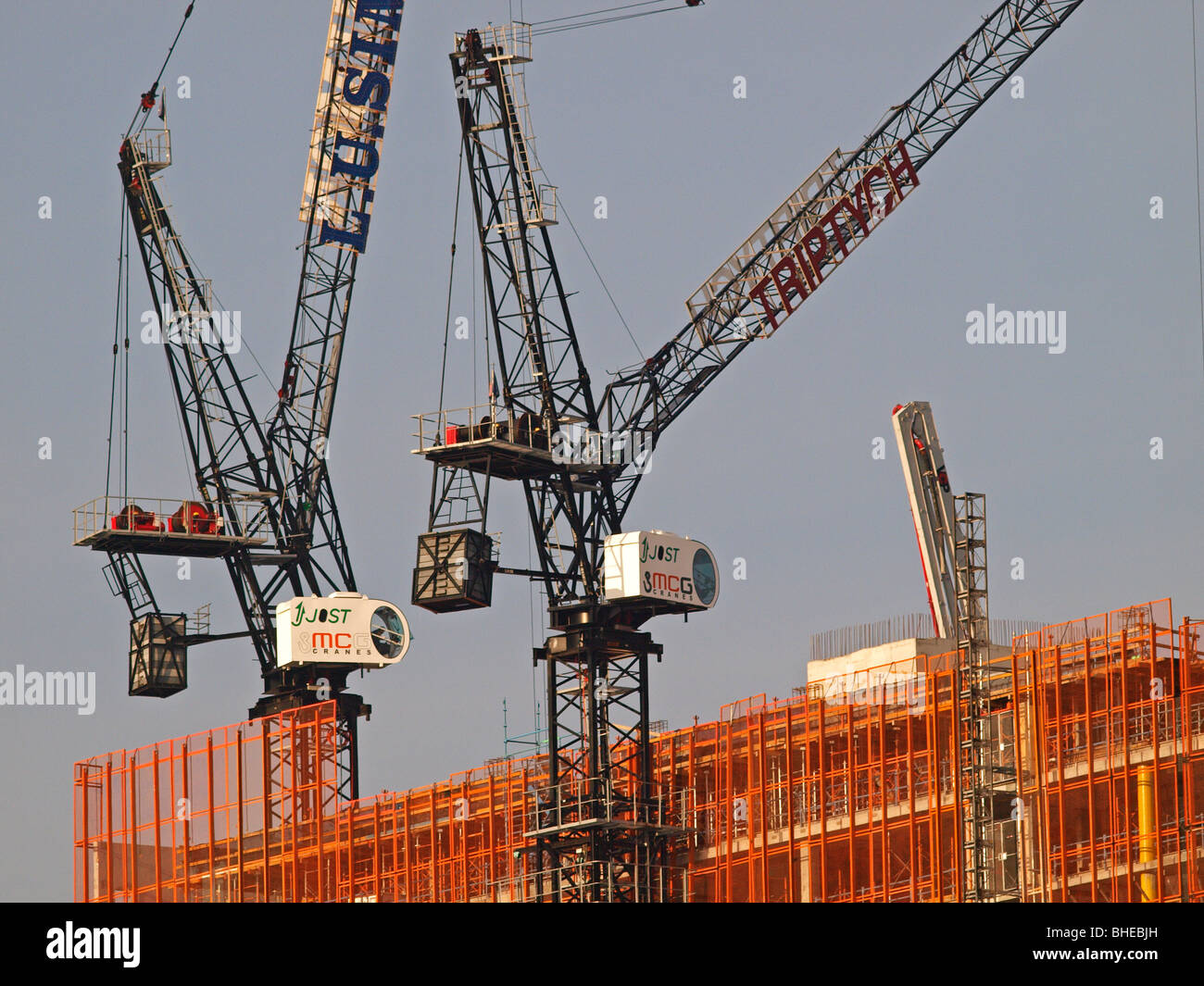 Melbourne crane hi-res stock photography and images - Alamy