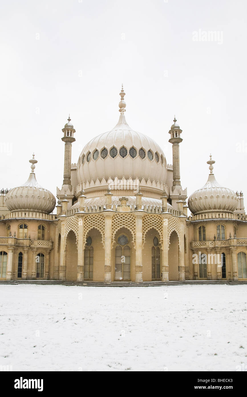 Brighton pavilion snow hi-res stock photography and images - Alamy
