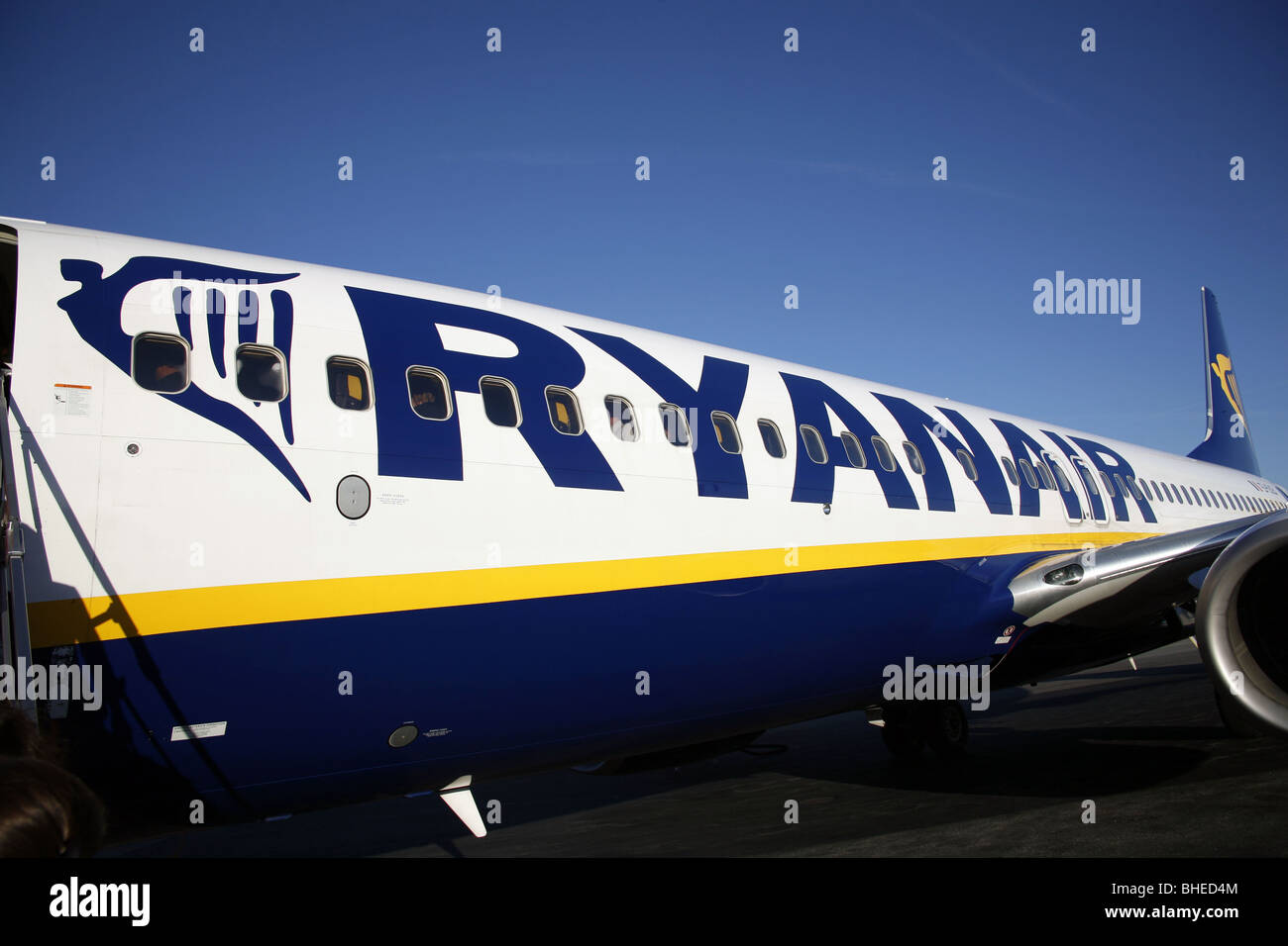 Ryanair aircraft hi-res stock photography and images - Alamy