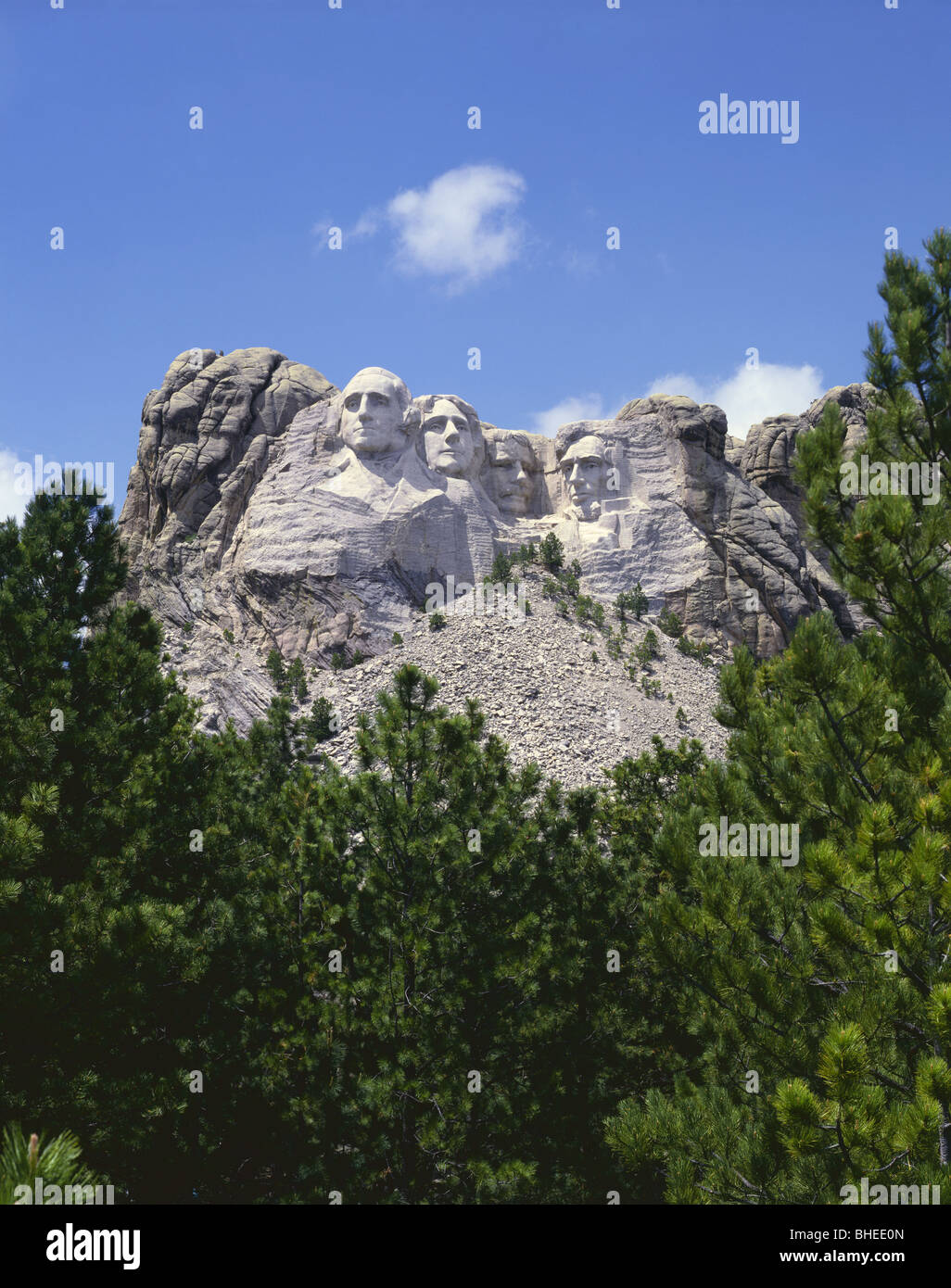 SOUTH DAKOTA - Busts of presidents carved into rock at Mount Rushmore ...