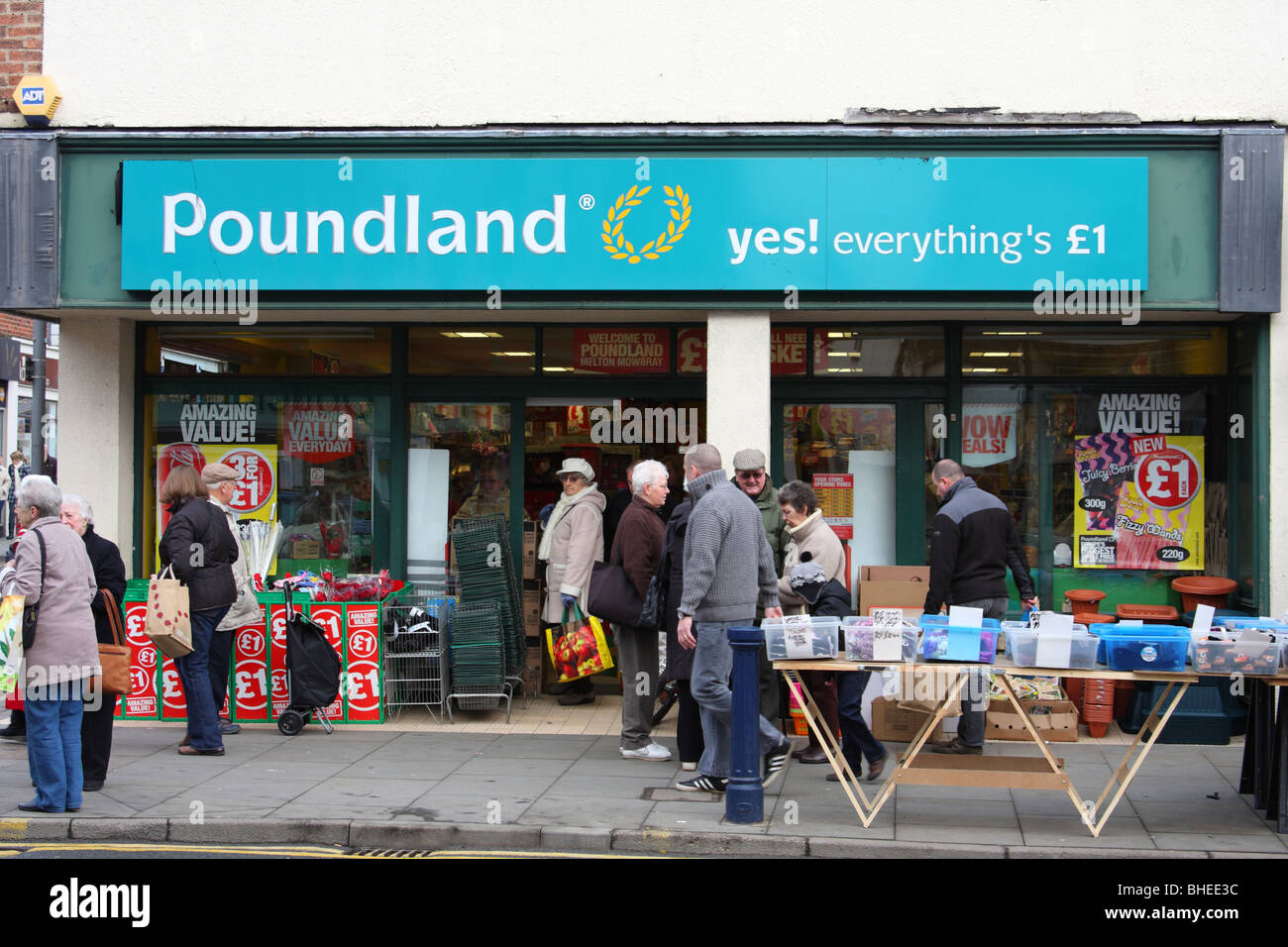 Poundland retail store hi-res stock photography and images - Alamy
