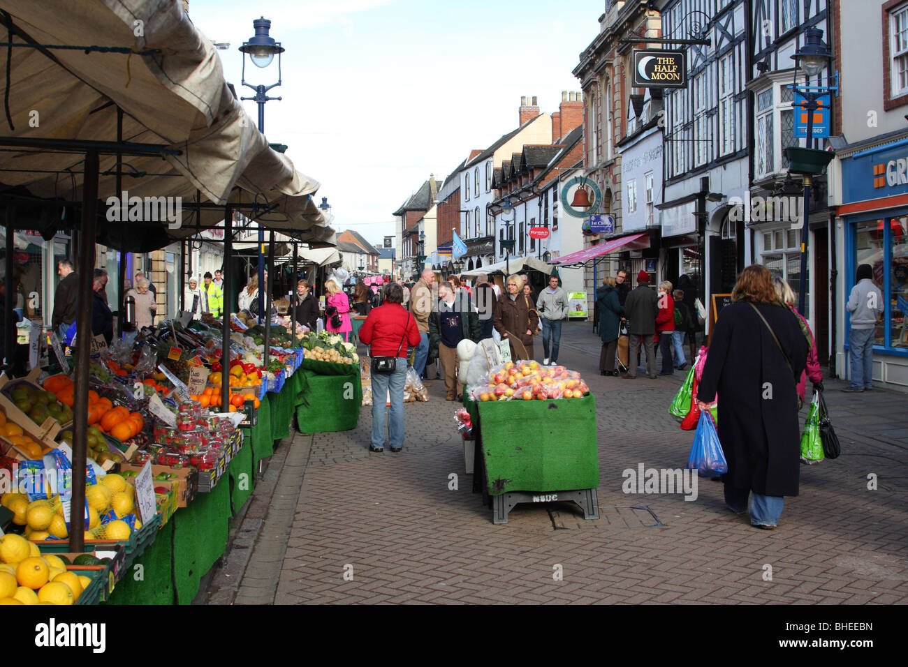 A street market at Melton Mowbray, Leicestershire, England, U.K Stock ...