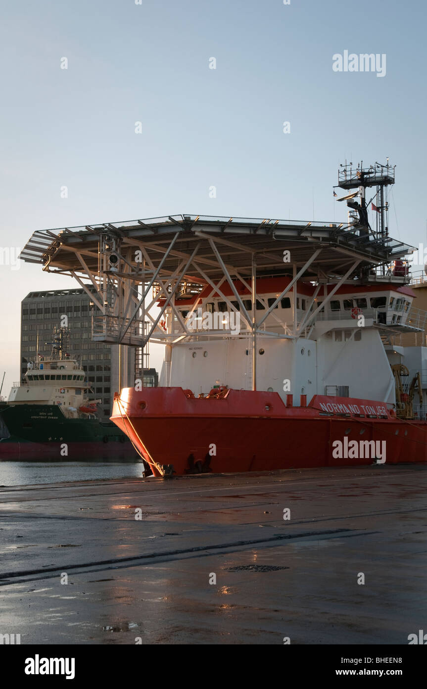 Helideck hi-res stock photography and images - Alamy