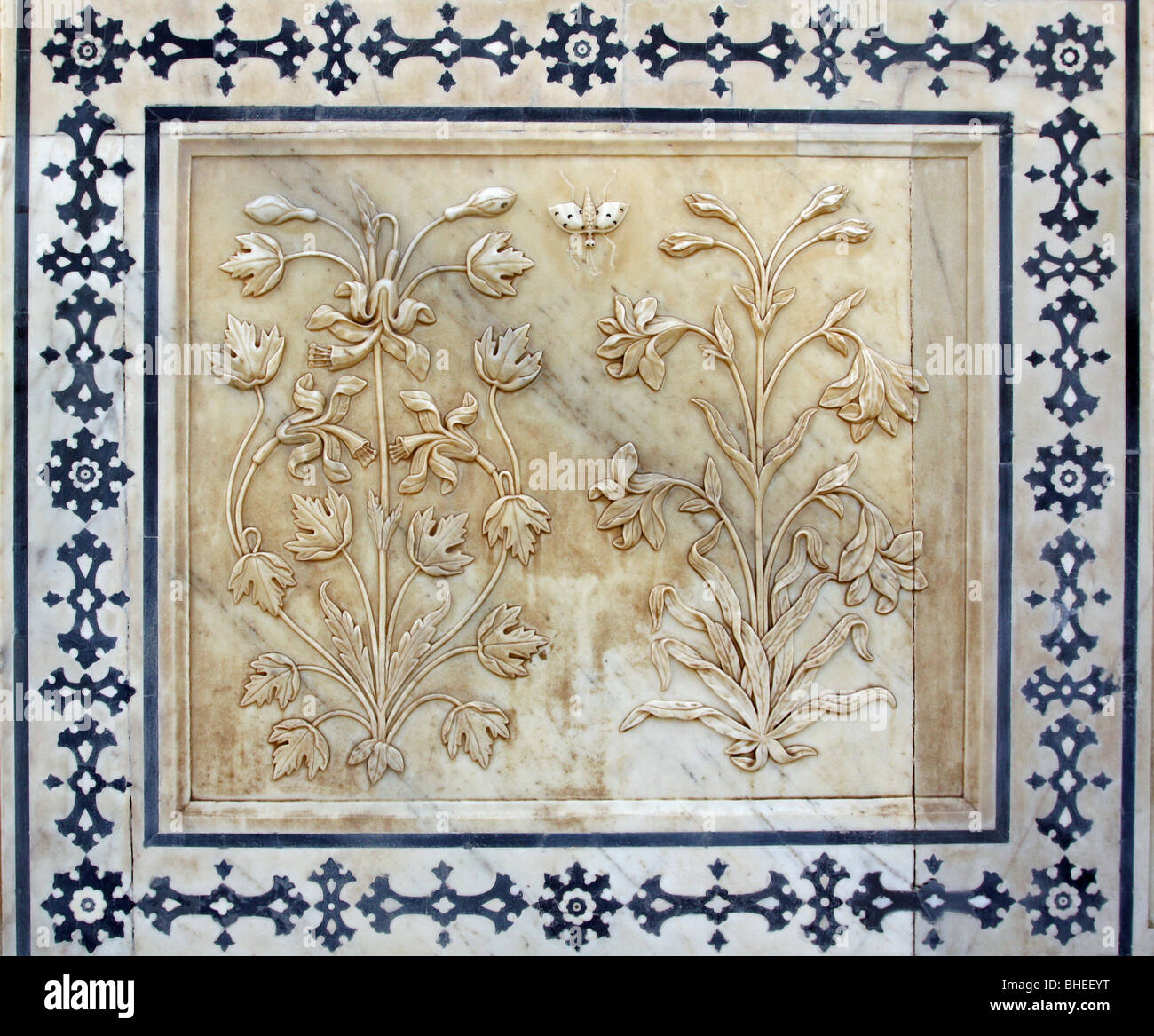 Floral carvings in white marble with intricate blue inlay in the Hall ...