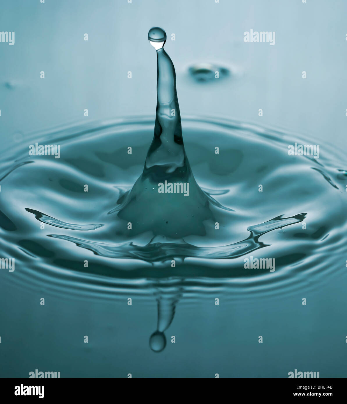 Raindrop close up high speed hi-res stock photography and images - Alamy