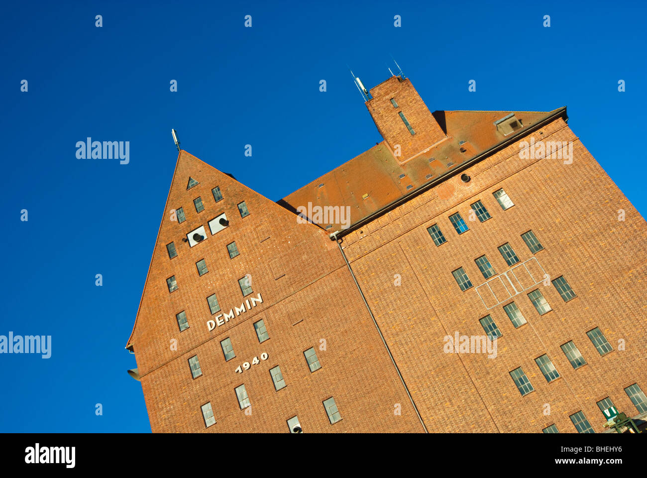 Grainary building hi-res stock photography and images - Alamy