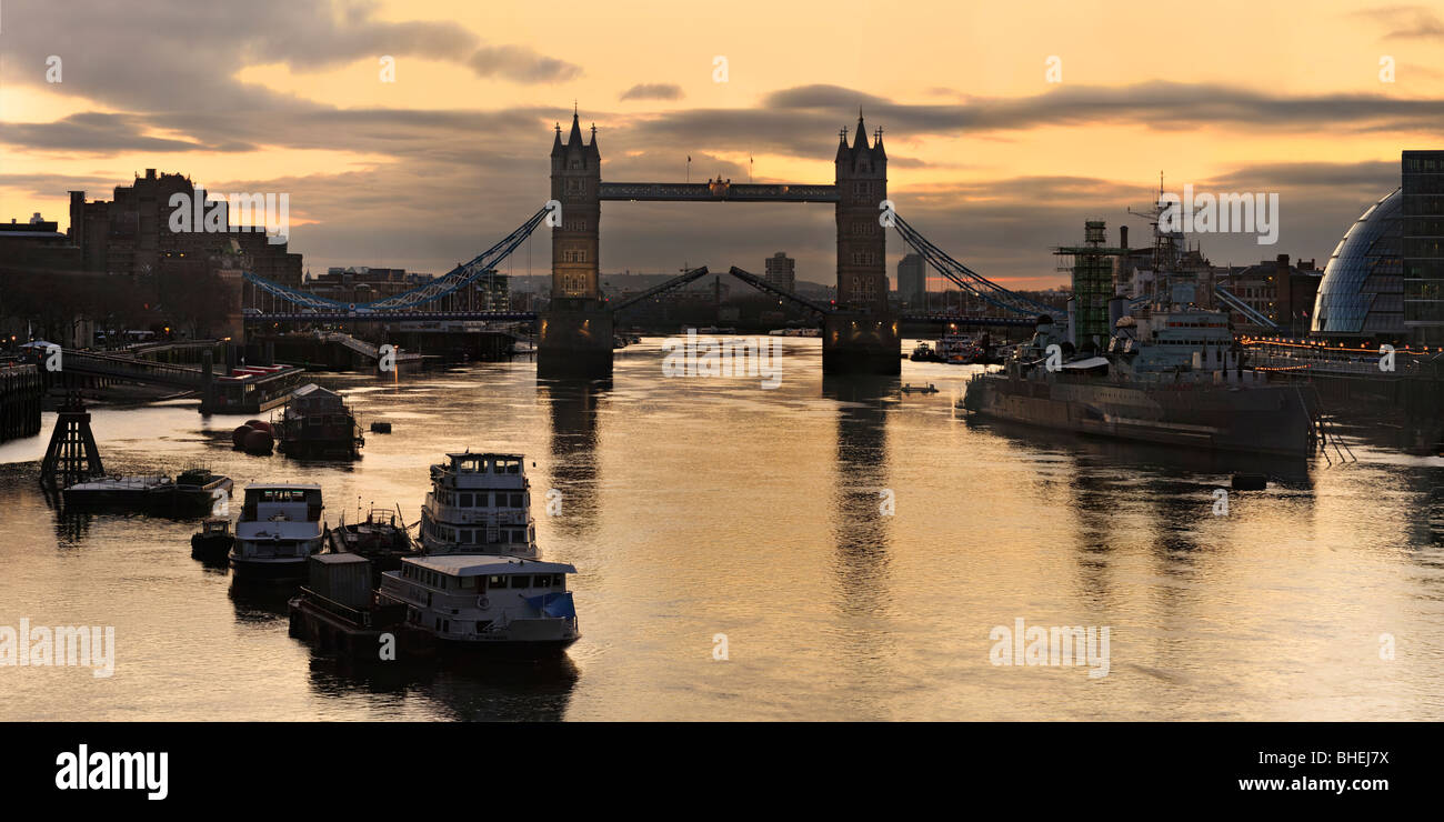 Hms Belfast Sunrise High Resolution Stock Photography and Images - Alamy