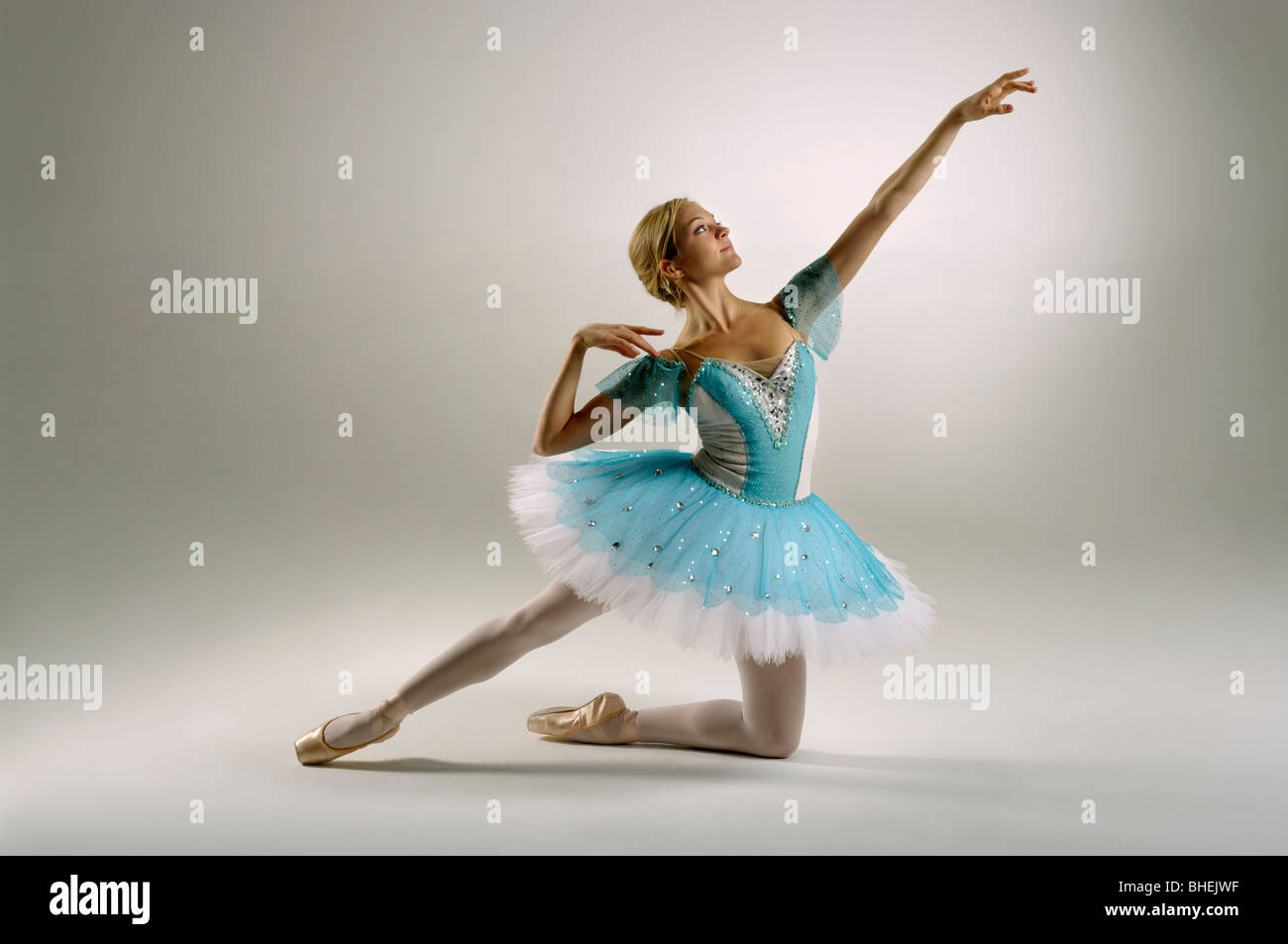 Female ballet dancer tutu hi-res stock photography and images - Alamy
