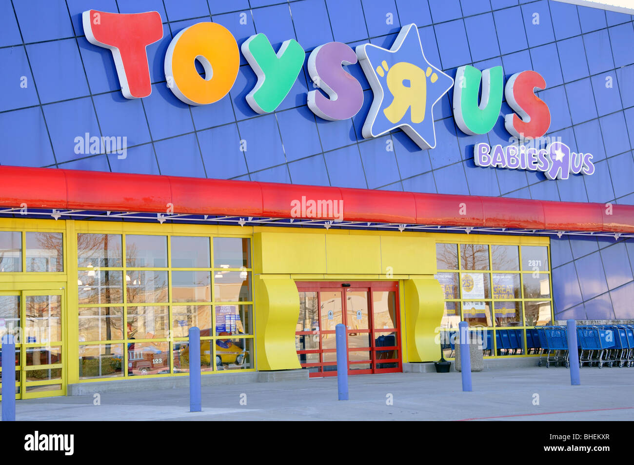 Toys R Us store Stock Photo - Alamy
