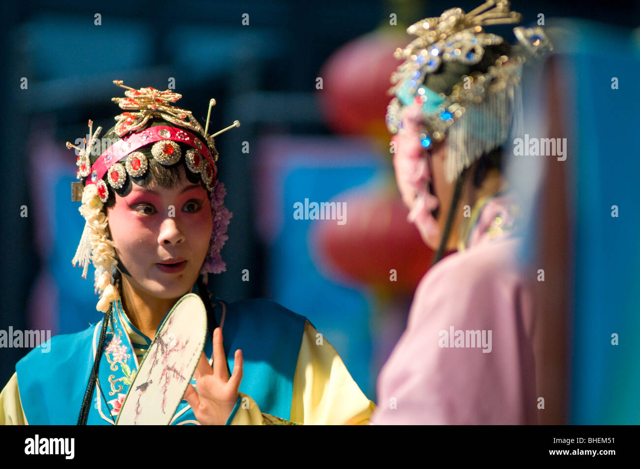 Chinese opera performance hi-res stock photography and images - Alamy